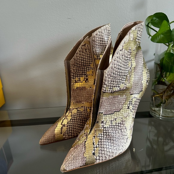 Aldo | Shoes | Aldo Pointy Toe Snake Skin Ankle Boots Size 885 | Poshmark